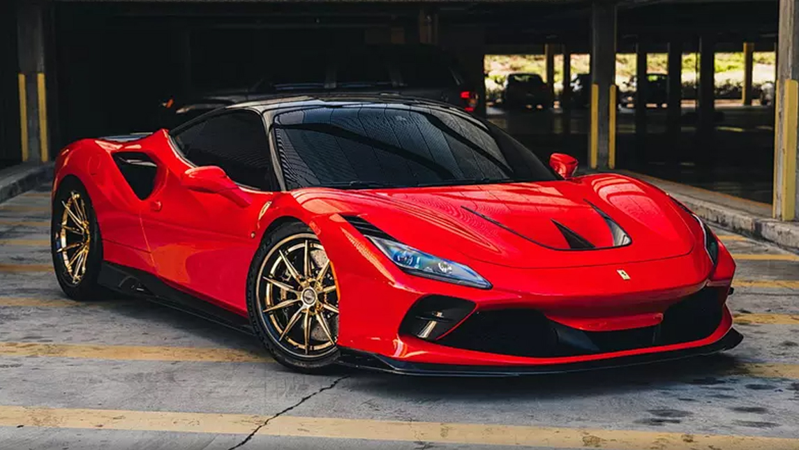 ფოტო: ახალი Ferrari ოქროს დისკებით გააფორმეს - რადიო ფორტუნა / Fortuna.ge